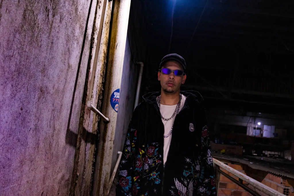 Conheça o DJ K, expoente do funk bruxaria