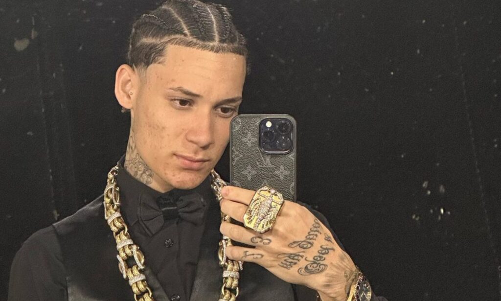 Quem é Chefin, estreante no Hot 100 com '10 carros'