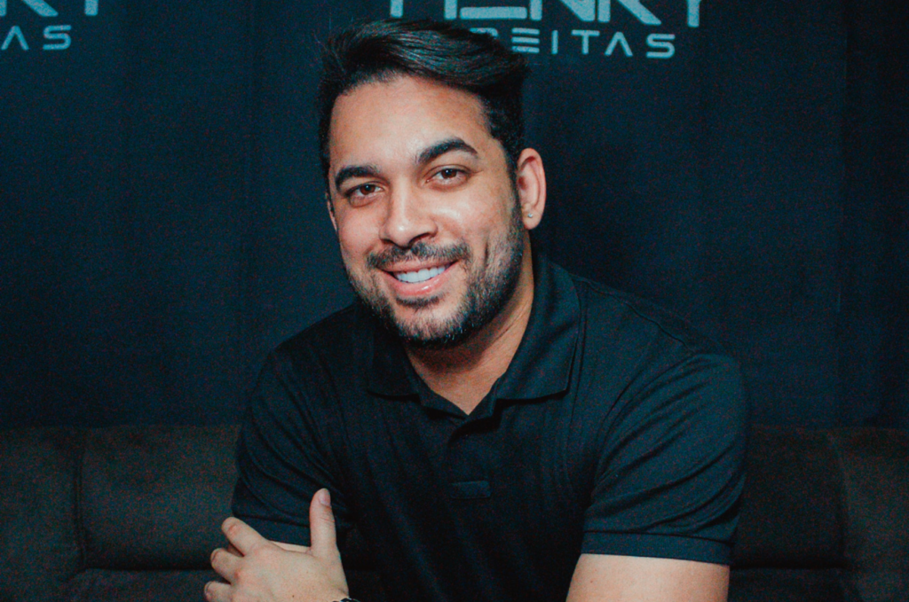 Sonho no futebol e mordida na mão: a trajetória de Henry Freitas