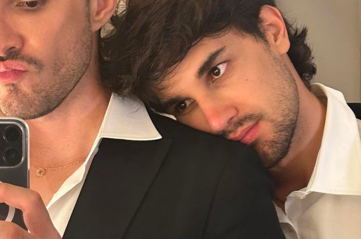 Após beijo em show, Jão se declara para Pedro Tófani - Billboard Brasil