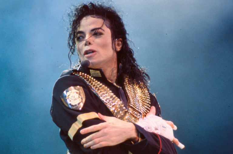 Cinebiografia de Michael Jackson é adiada para 2027 - Billboard Brasil