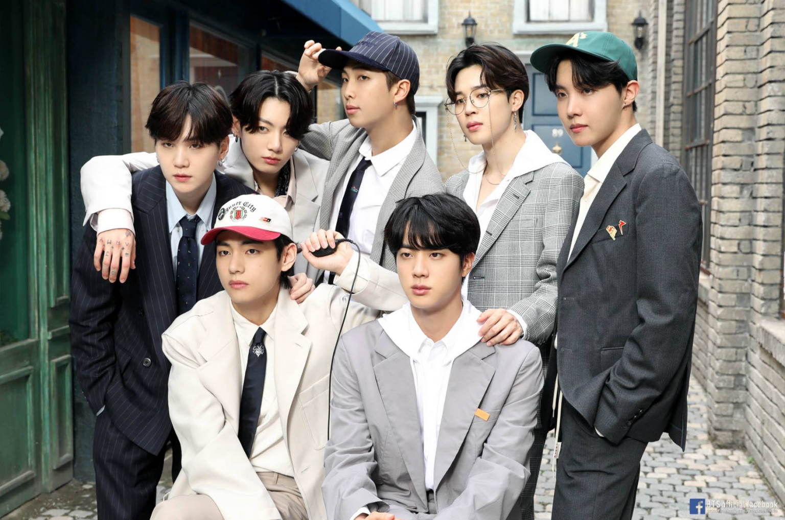 Recorde! BTS atinge 1 bilhão de views com sete MVs no You Tube ...