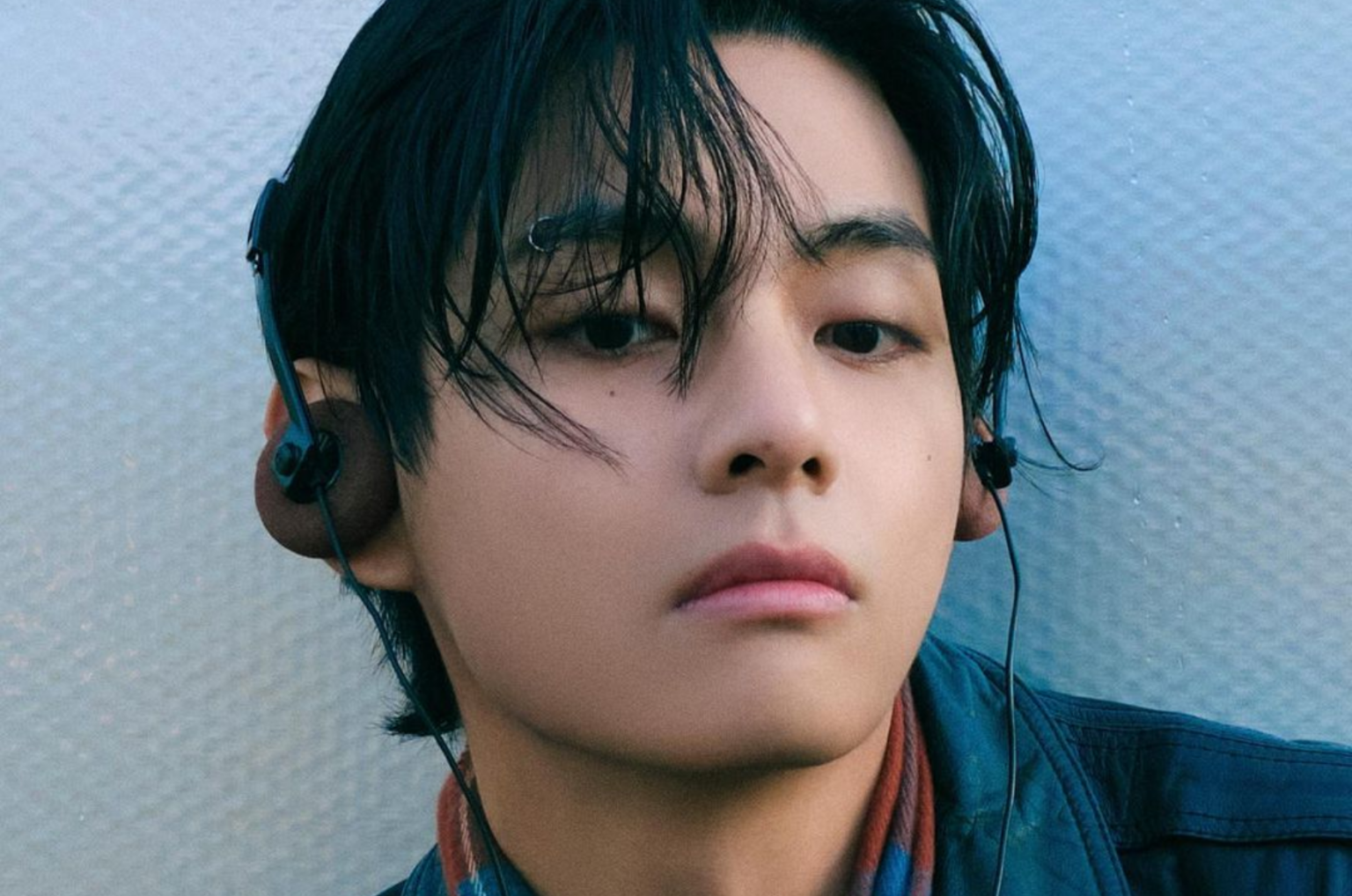 V, do BTS, lança clipe de novo single, 'Friends'; assista!