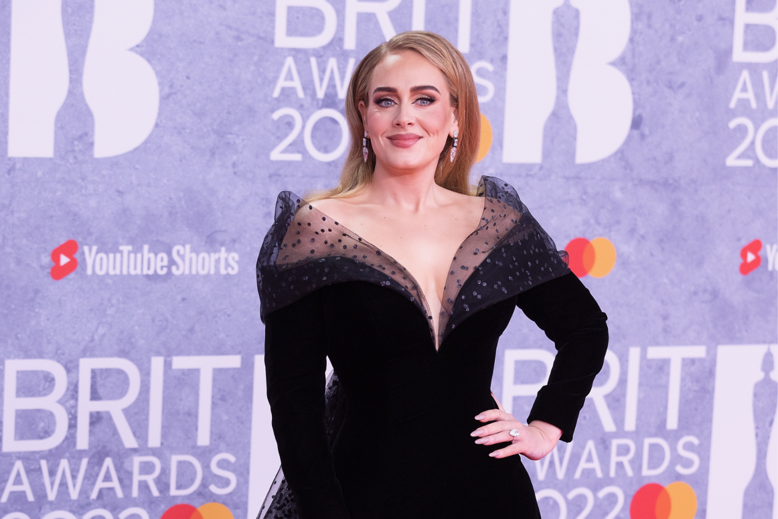 Adele diz que está ‘um pouco surda’ após infecção - Billboard Brasil
