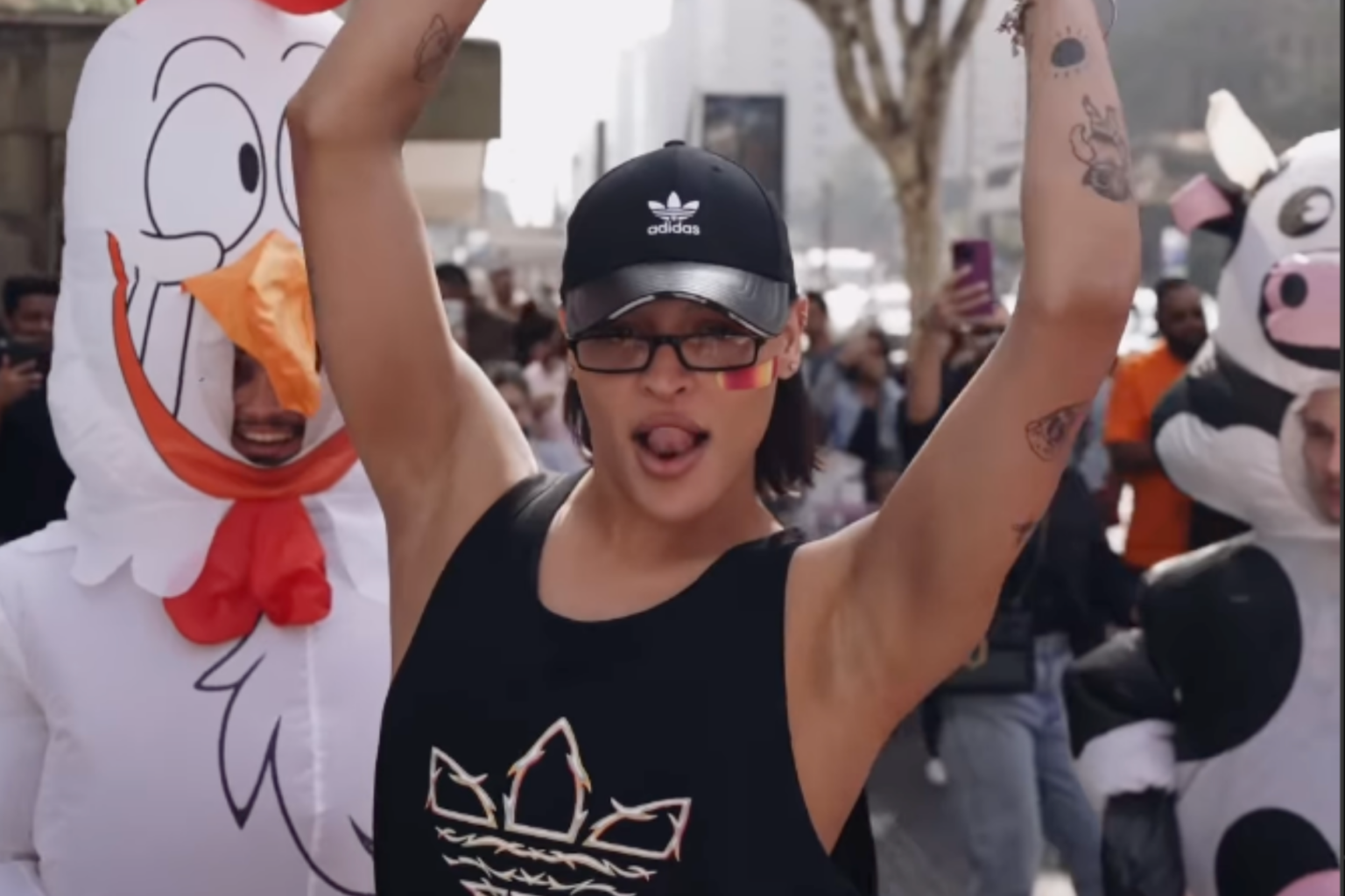 Pabllo Vittar dança 'Alibi' com 'zoológico' na Avenida Paulista, em São ...