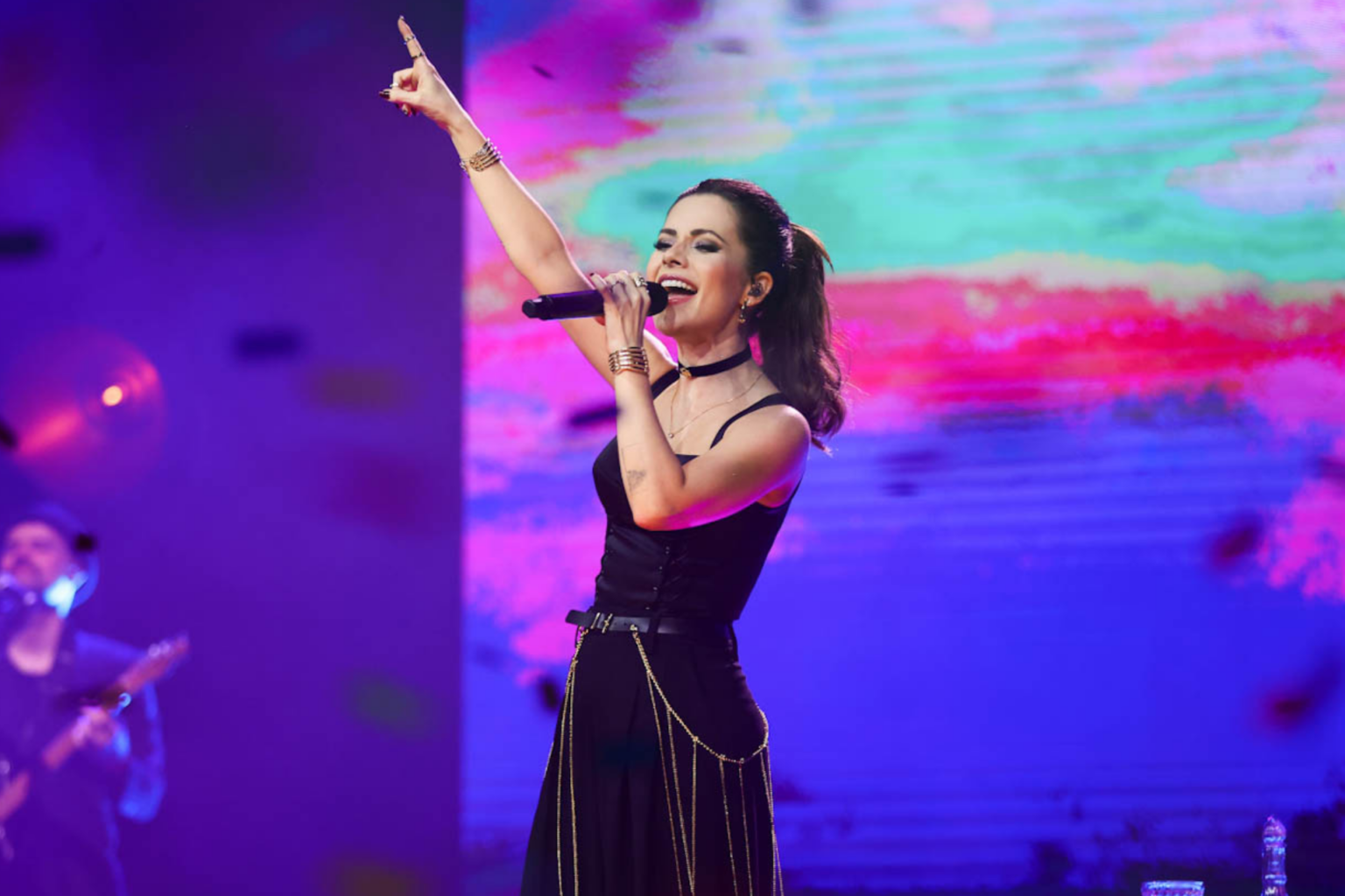 Sandy lamenta morte de fã, vítima de acidente da Voepass - Billboard Brasil