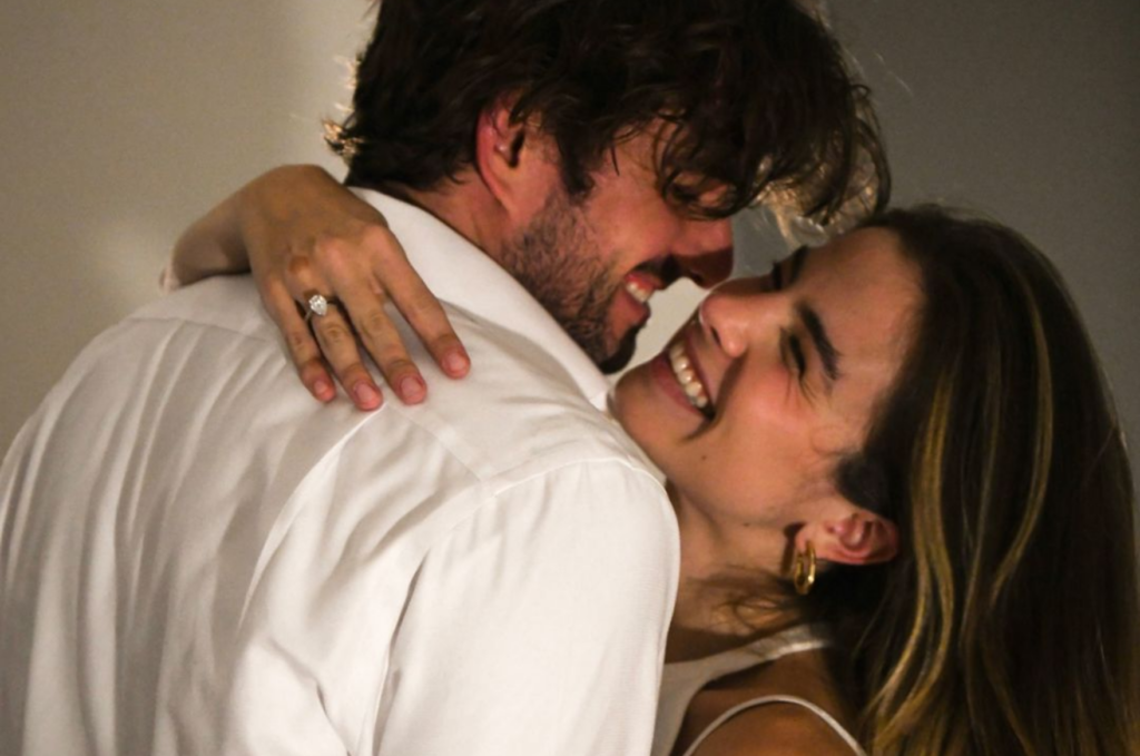 Giulia anuncia noivado com herdeiro da família Kennedy, ex de Taylor ...